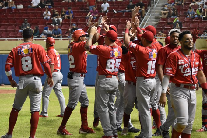 Criollos de Caguas revalidan titulo en la liga de béisbol en Puerto ...